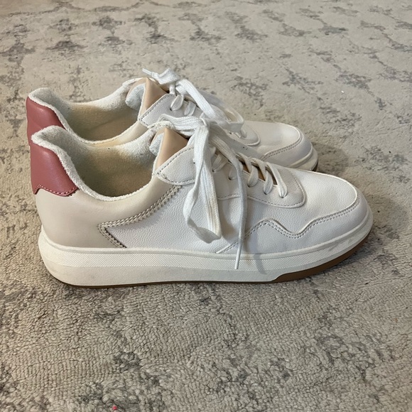 Universal Thread | Shoes | Universal Thread Sneakers 9 | Poshmark